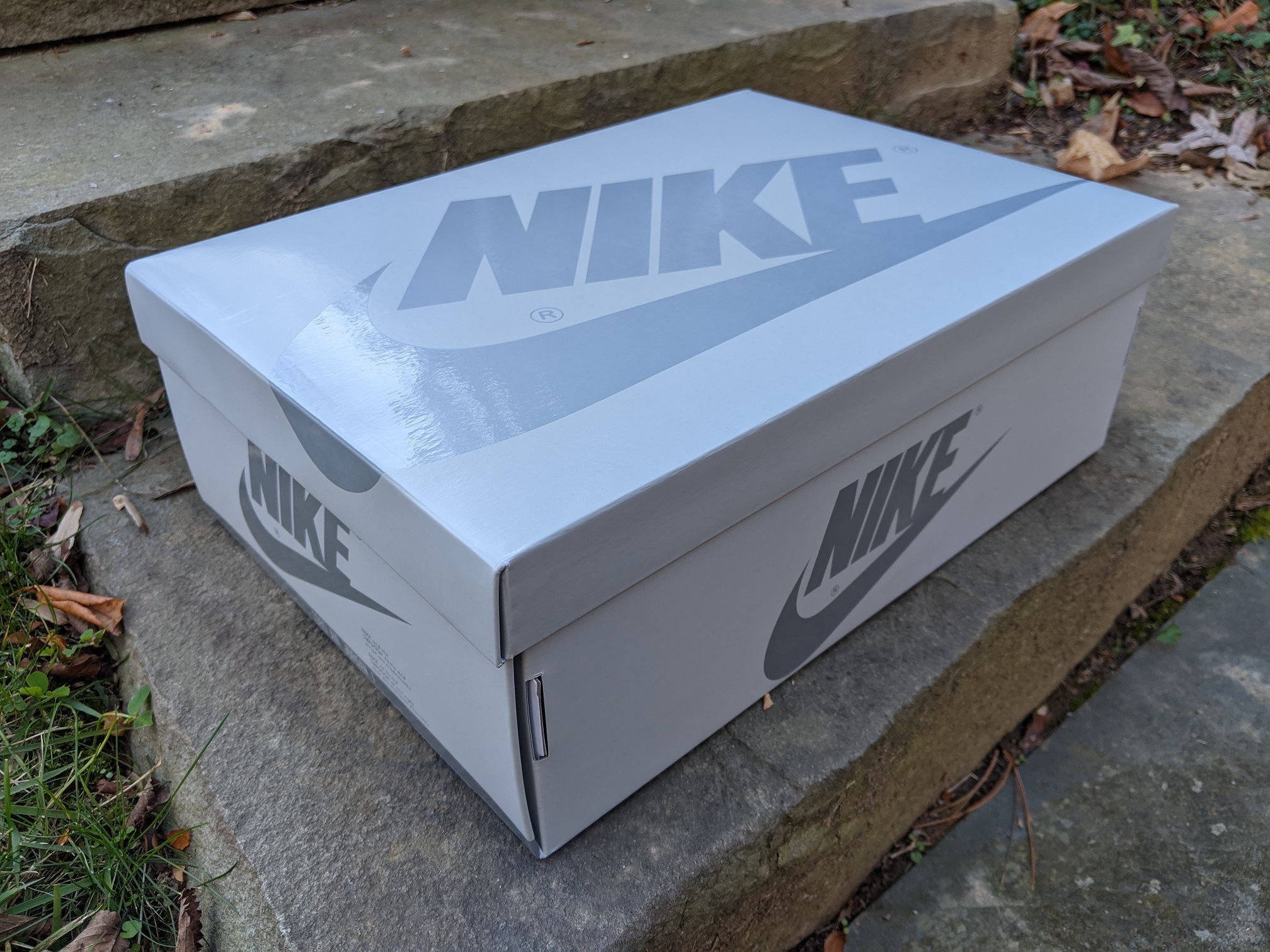 Jordan 1 Midnight Navy CO.JP: Out of the Box - Sneakers