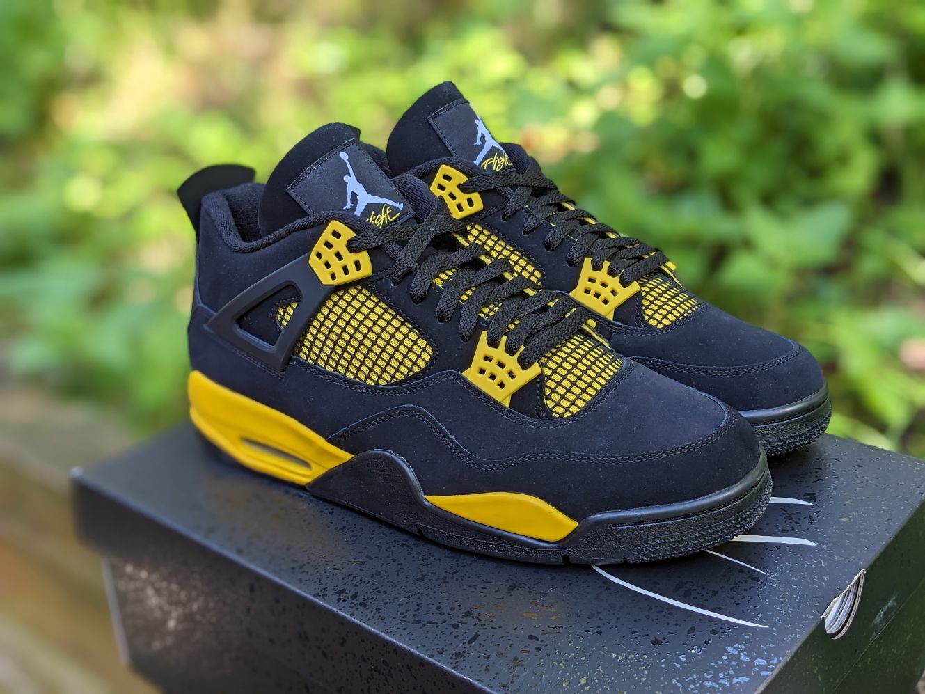 Jordan 4 Thunder: Recent Retro - 100wears