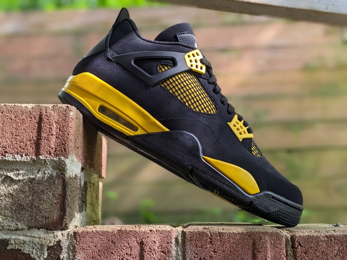 Jordan 4 Thunder: Recent Retro - 100wears